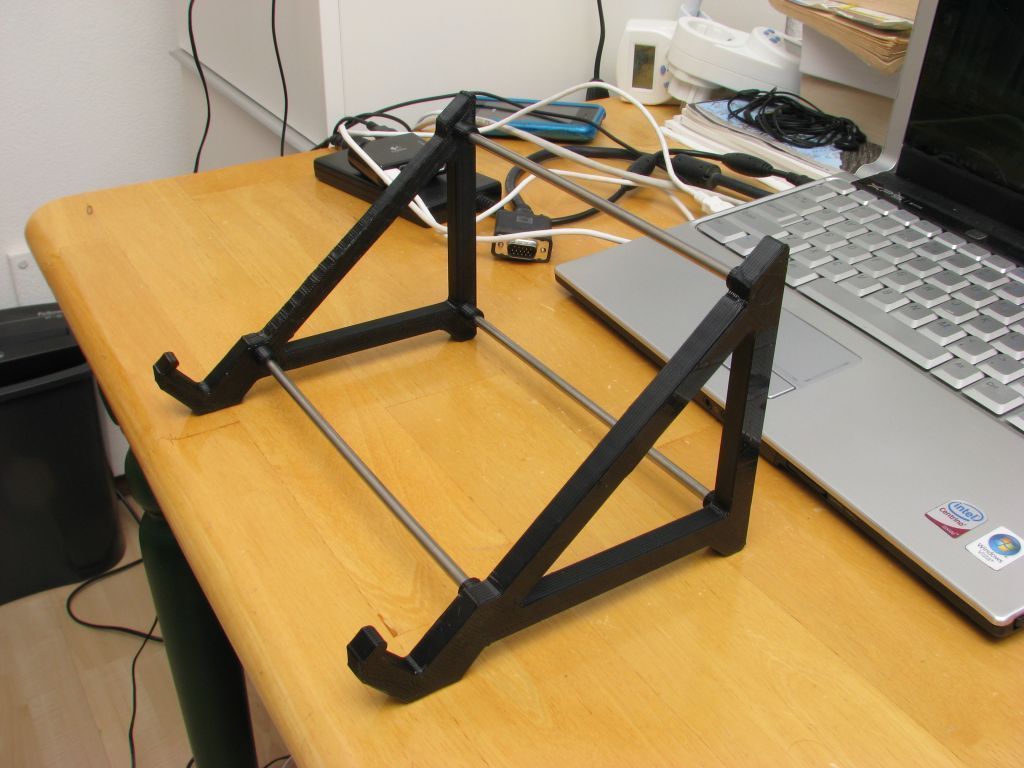 Laptop stand - Free 3d model on creazilla.com