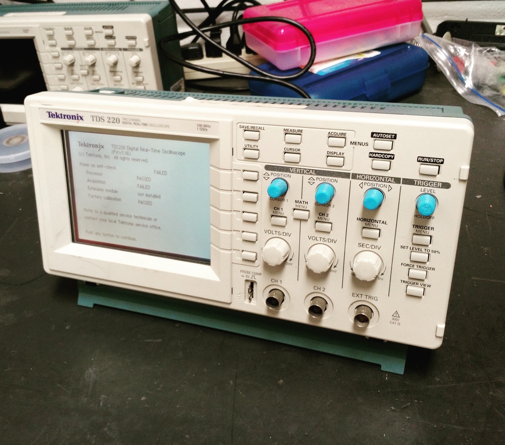 Tektronix Oscilloscope Dial/Knobs - Free 3d model on creazilla.com
