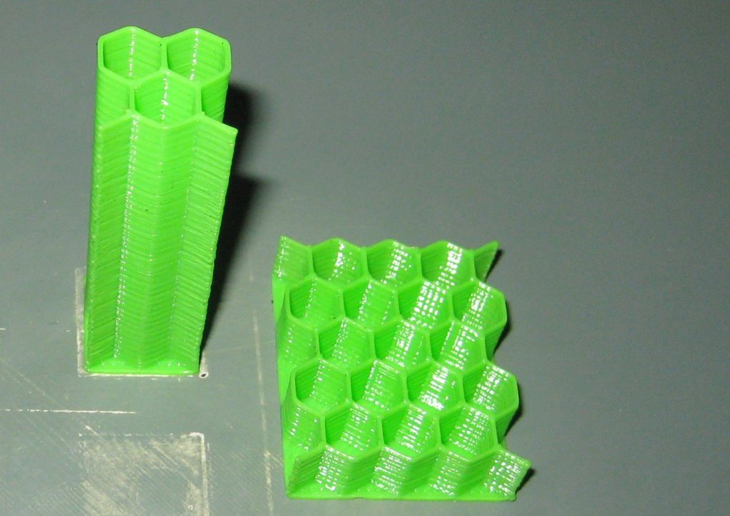 OpenSCAD Library: Parametric honeycomb generator - Free 3d model on creazilla.com