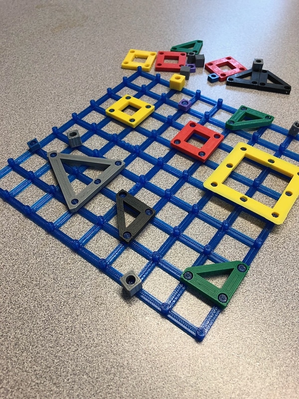 Coordinate Grid and Shapes - Free 3d model on creazilla.com