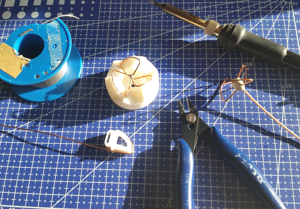 5.8Ghz Cloverleaf antenna jig - Free 3d model on creazilla.com