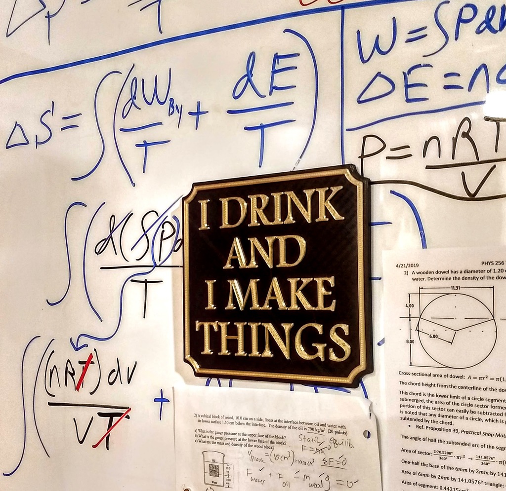 I DRINK AND I MAKE THINGS Plaque - Free 3d model on creazilla.com