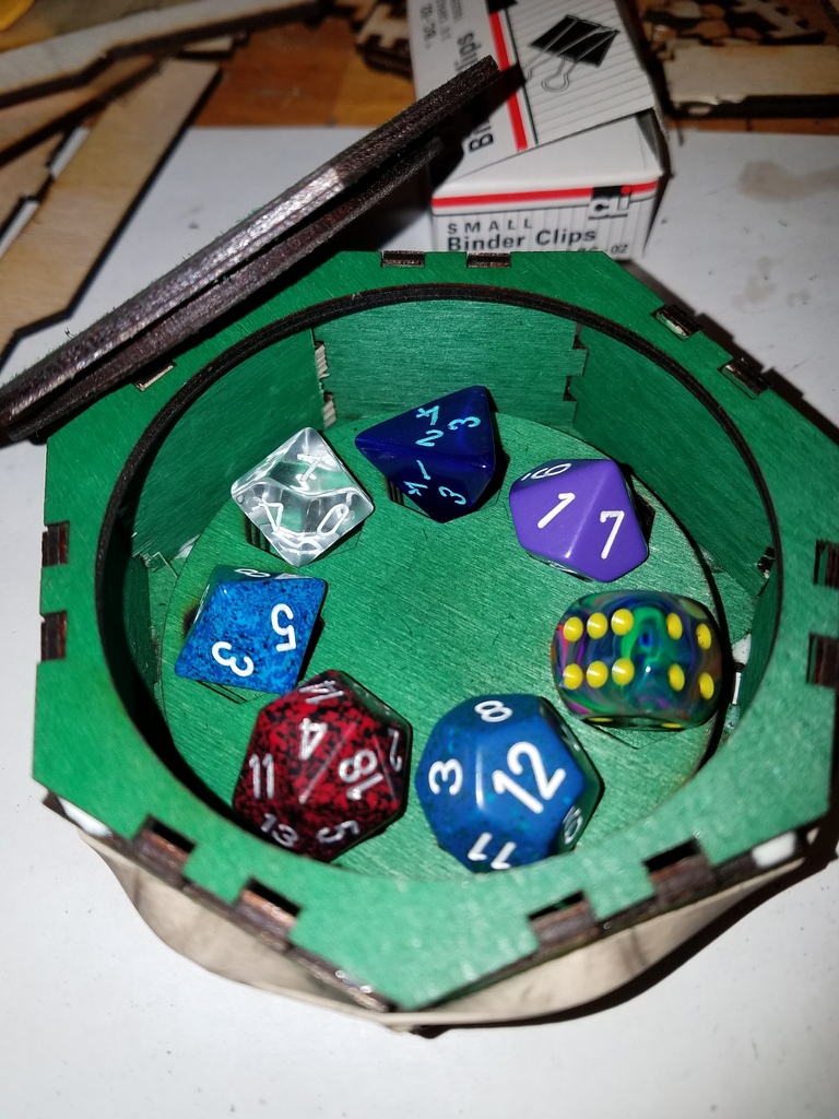 7 sided dice box - Free 3d model on creazilla.com