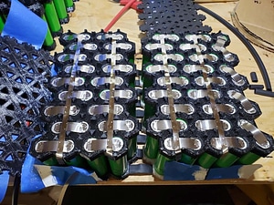 18650 Parametric Hex Cell Battery Pack Holder - Free 3d model on creazilla.com