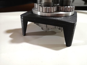 Lee 4 Hole Turret Stand - Free 3d model on creazilla.com