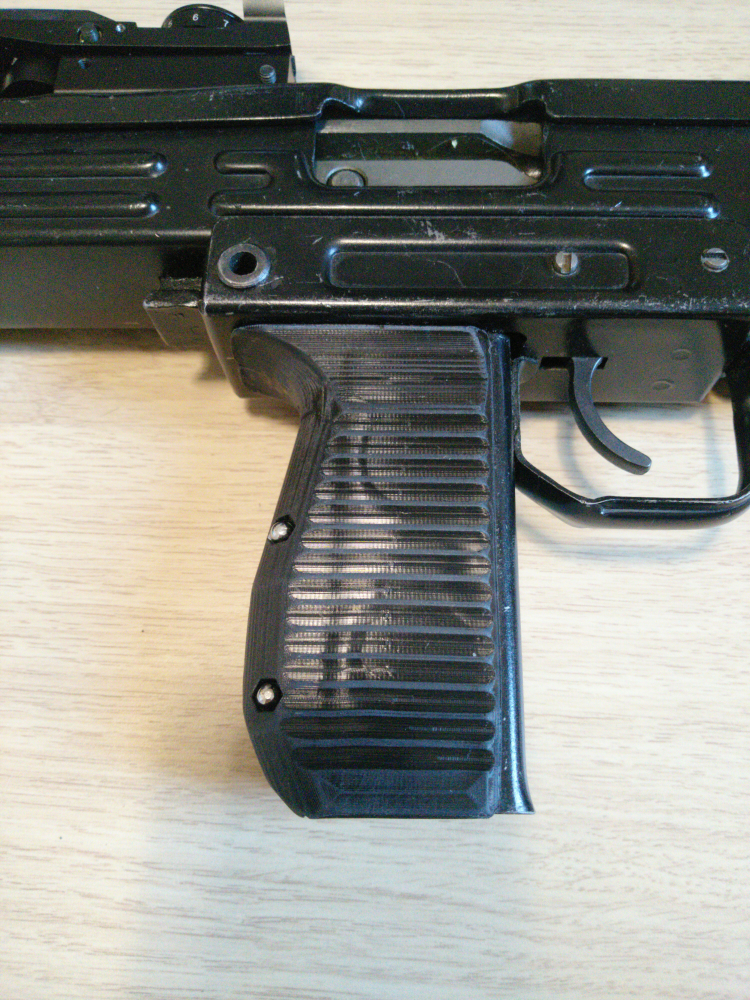 Classic Uzi custom Grip cover - Free 3d model on creazilla.com