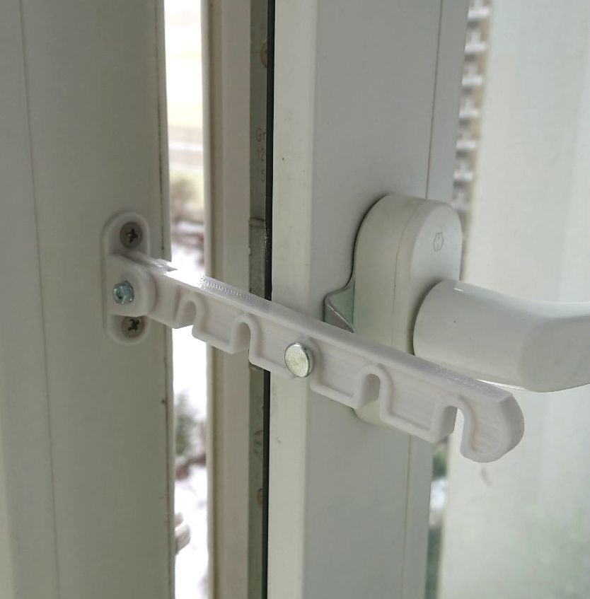 Window holder - Free 3d model on creazilla.com