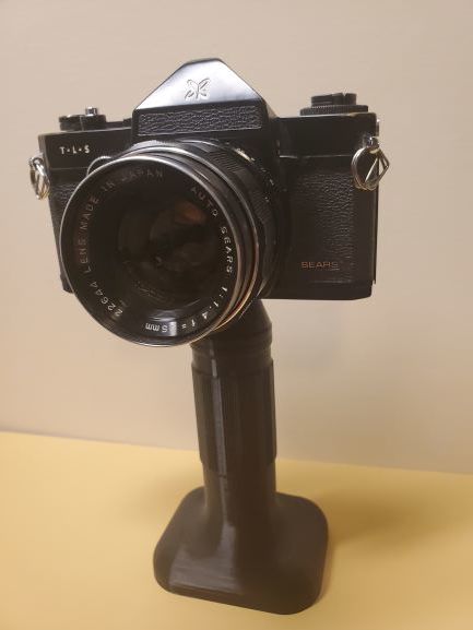 Camera Display Stand 02 - Free 3d model on creazilla.com