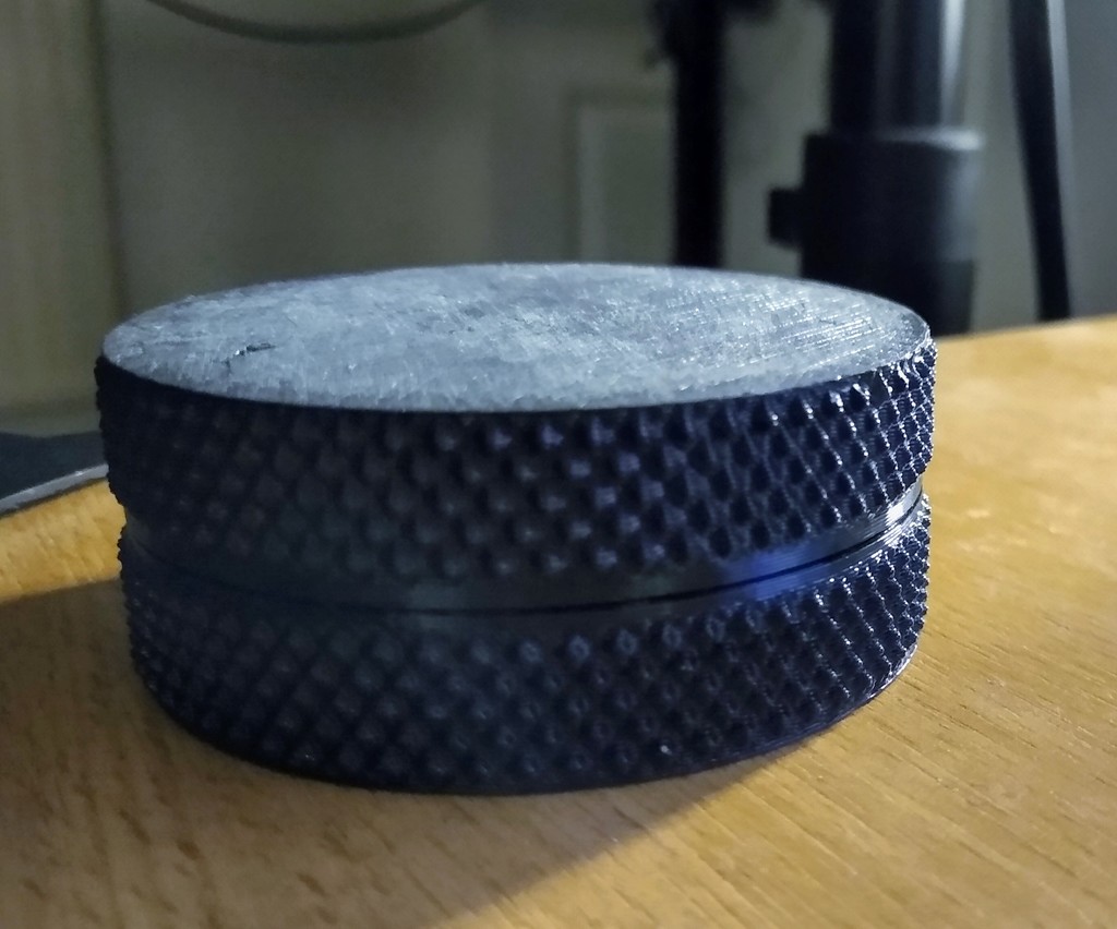 Toothless Grinder with Knurled Grip - Free 3d model on creazilla.com